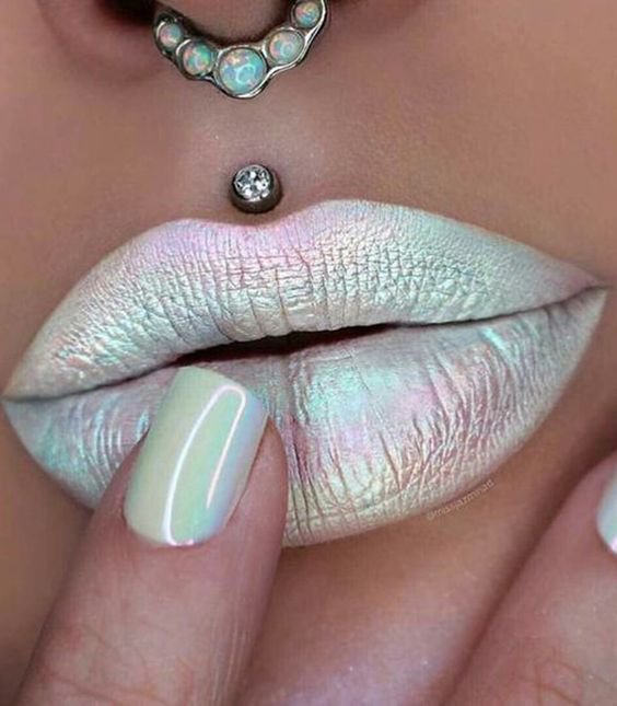 27+ Fotos von Lippen piercings: Namen & Wie Schmerzhaft & Pflege ...