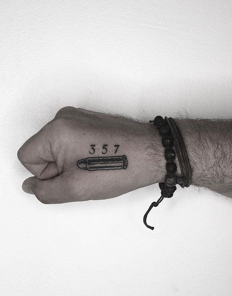 27+ Schöne Bullet Tattoos für Männer und Frauen: Bedeutung & Vorlagen ...