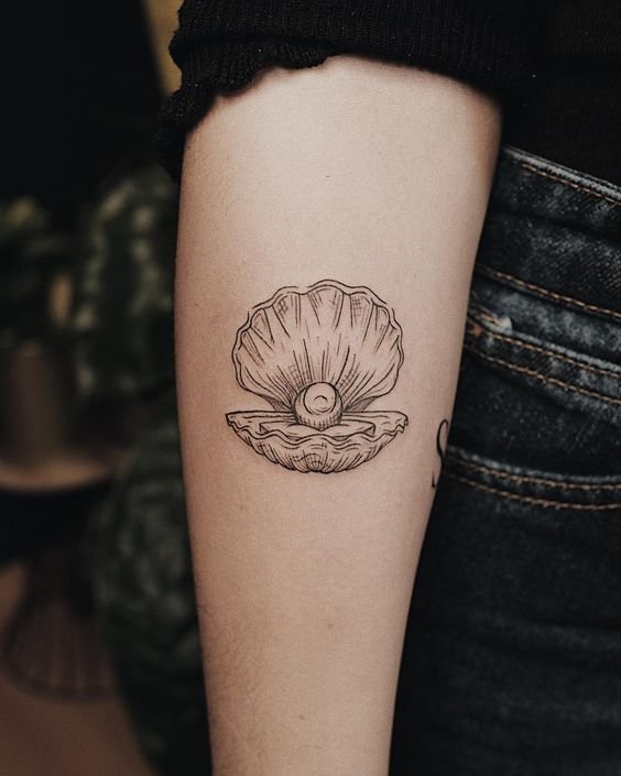 27+ Schöne Muschel Tattoos für Männer und Frauen: Bedeutung & Vorlagen ...