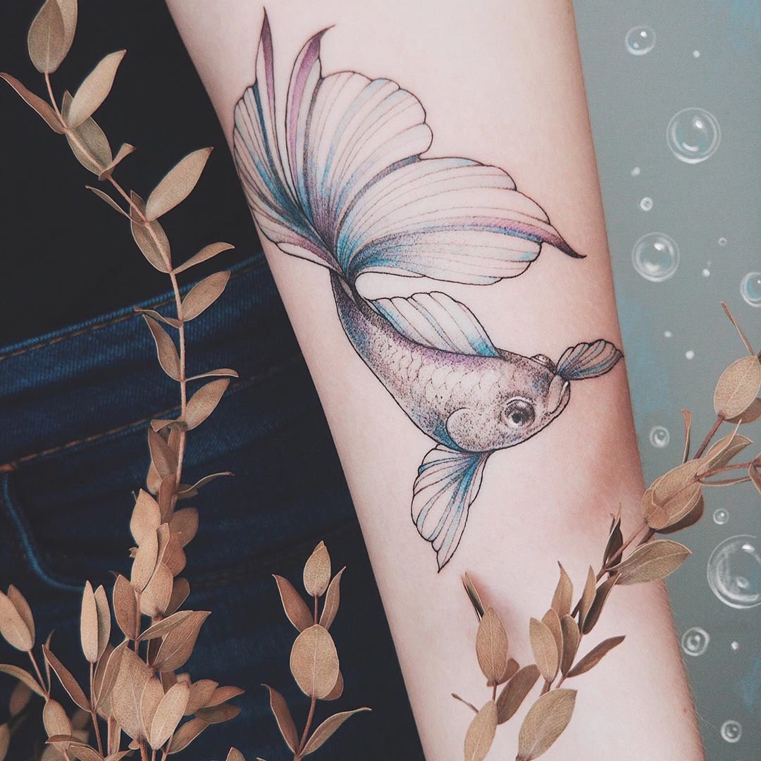27+ Schöne Fische Tattoos für Männer und Frauen: Bedeutung & Vorlagen ...