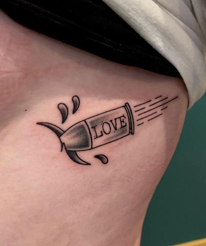 27+ Schöne Bullet Tattoos für Männer und Frauen: Bedeutung & Vorlagen ...