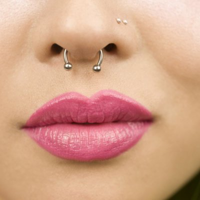 27+ Fotos von Nasen piercings: Namen & Wie Schmerzhaft & Pflege & Arten ...