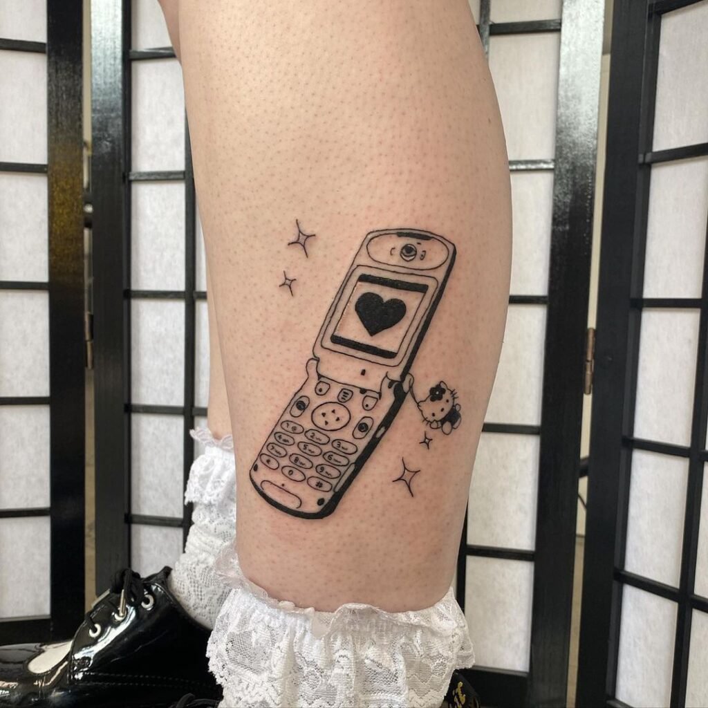 25+ Beste Telefon Tattoo-Designs für Männer und Frauen: Bedeutung ...