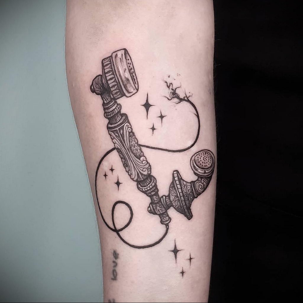 25+ Beste Telefon Tattoo-Designs für Männer und Frauen: Bedeutung ...