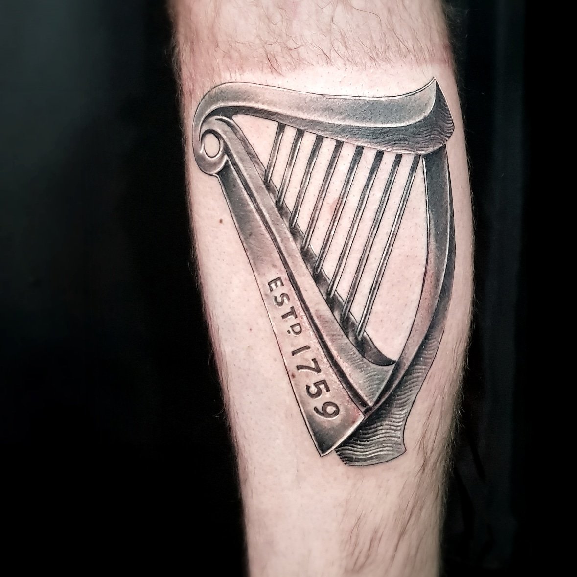 27+ Harfe Tattoos für Männer und Frauen: Bedeutung & Vorlagen-Ideen - VeAn Germany