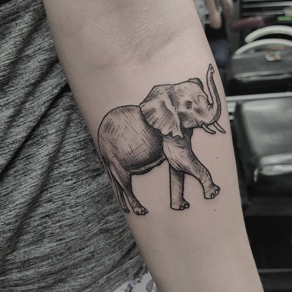 27+ Tattoo Elefant: Bedeutung & Vorlagen & Für Männer und Frauen - VeAn ...