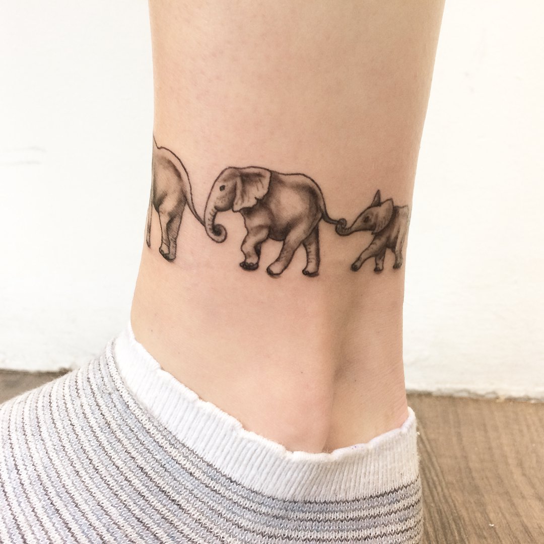 27+ Tattoo Elefant: Bedeutung & Vorlagen & Für Männer und Frauen - VeAn ...