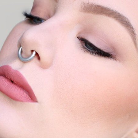 27+ Fotos von Nasen piercings: Namen & Wie Schmerzhaft & Pflege & Arten ...