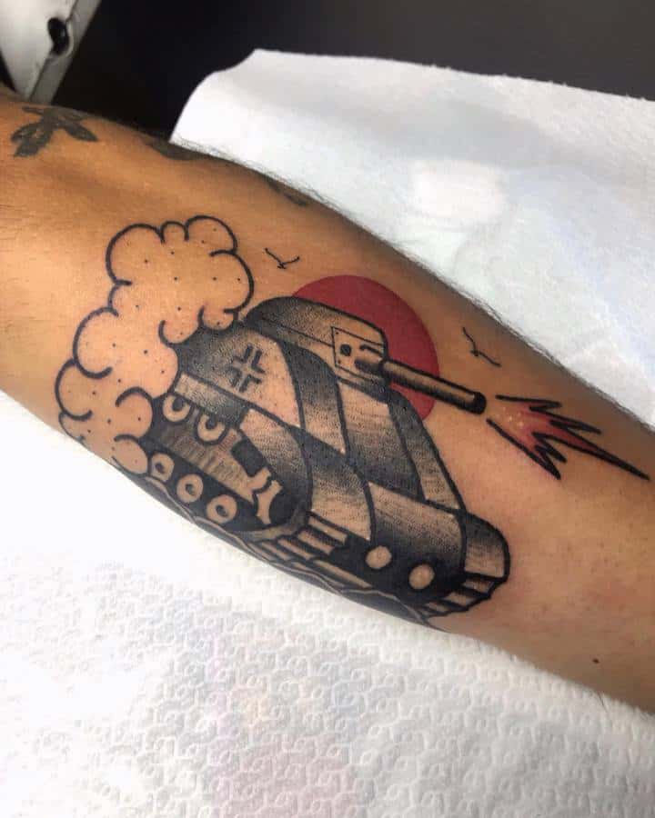27+ Panzer Tattoo-Ideen: Vorlagen & Bedeutung & Für Männer und Frauen ...