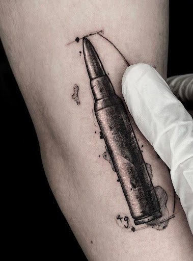 27+ Schöne Bullet Tattoos für Männer und Frauen: Bedeutung & Vorlagen-Ideen - VeAn Germany